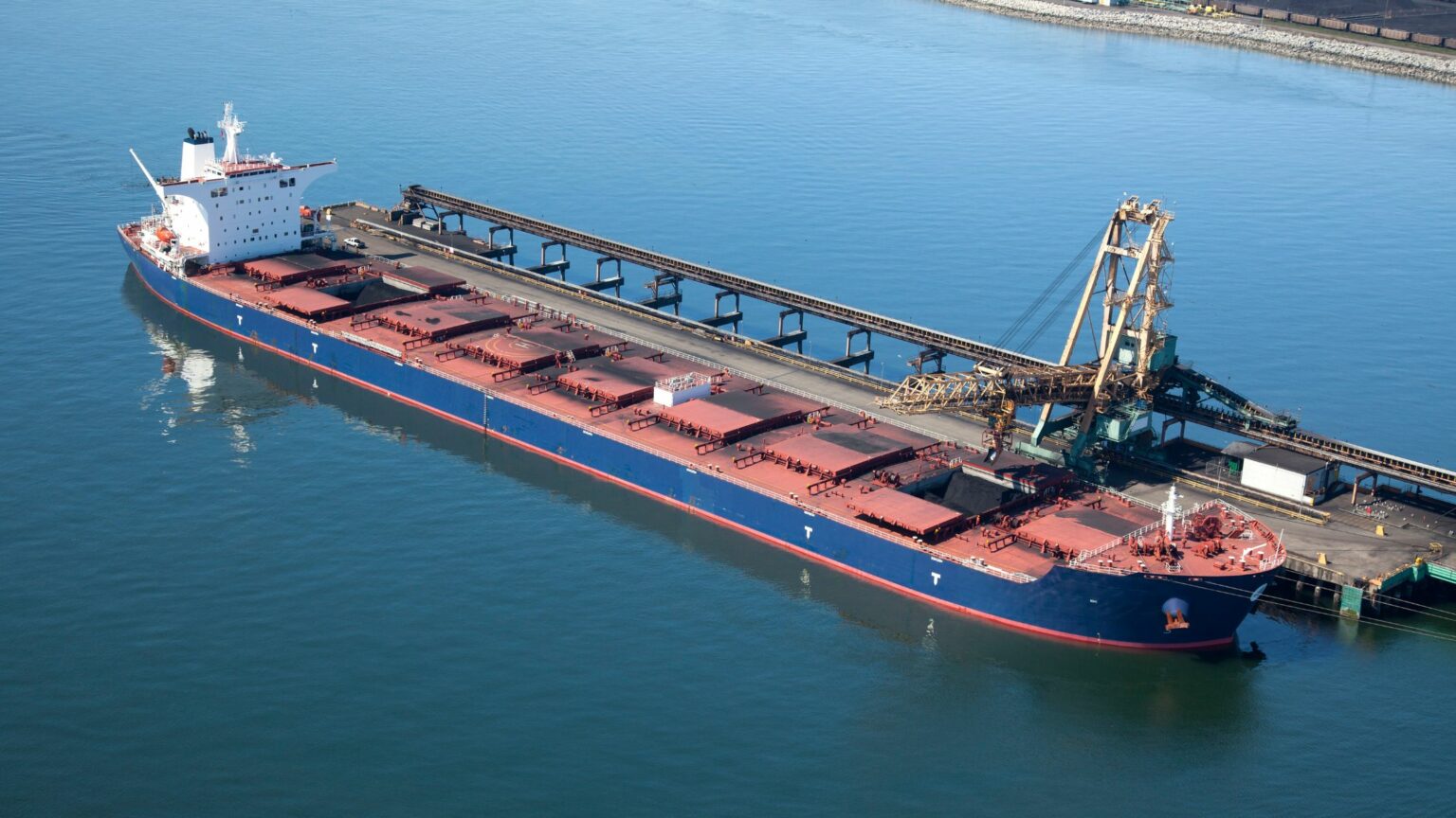 Freight Ship Charter: Types, uses and costs